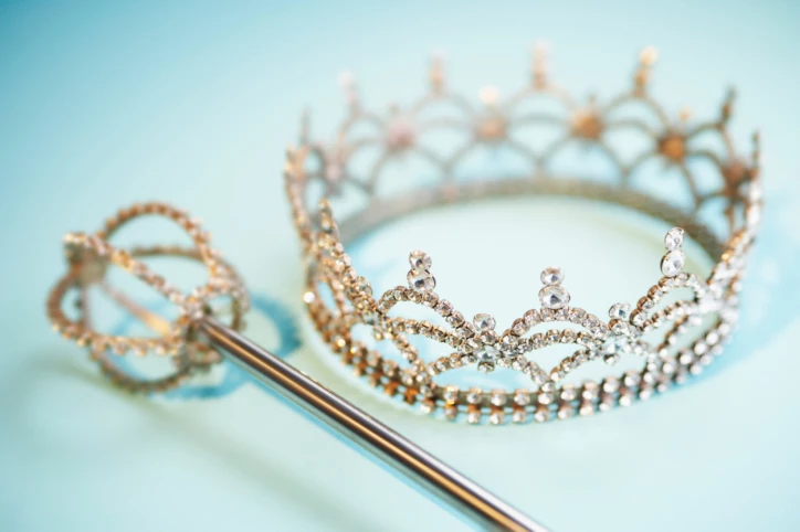 82 Year Old Granny Crowned Homecoming Queen [video]