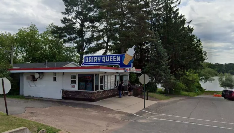Wisconsin Dairy Queen Sign Ignites National Debate on Free Speech and ...