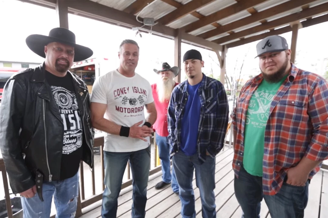 The Lacs Enlist Murphy Elmore for Down-Home New Video