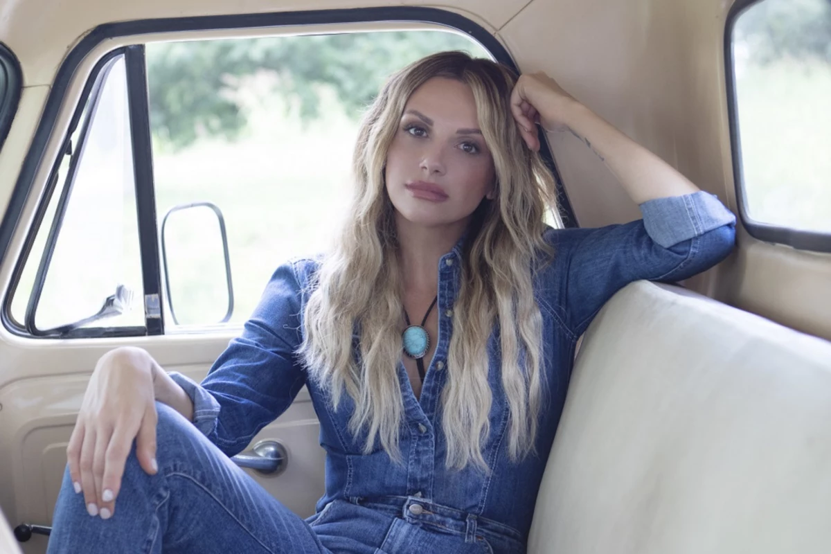 Listen Carly Pearces New Single Is A Warning To The Next Girl