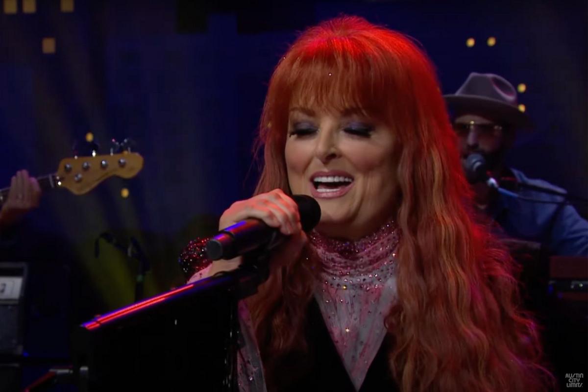 Wynonna Judd Sings Give A Little Love On Austin City Limits