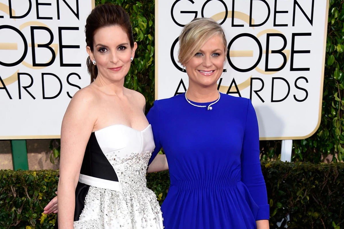 Tina Fey Amy Poehler Lead Weekend Update Tribute On Snl 40th