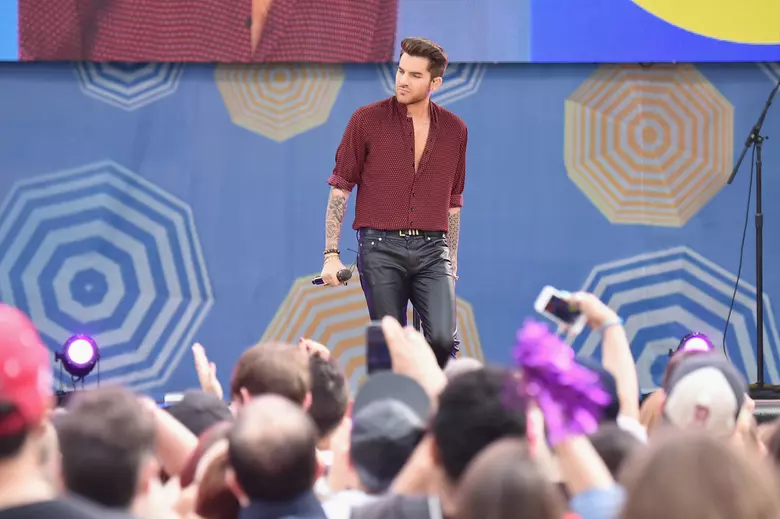 100,000 fans. One legendary night. Queen roared back to Rock in Rio ...