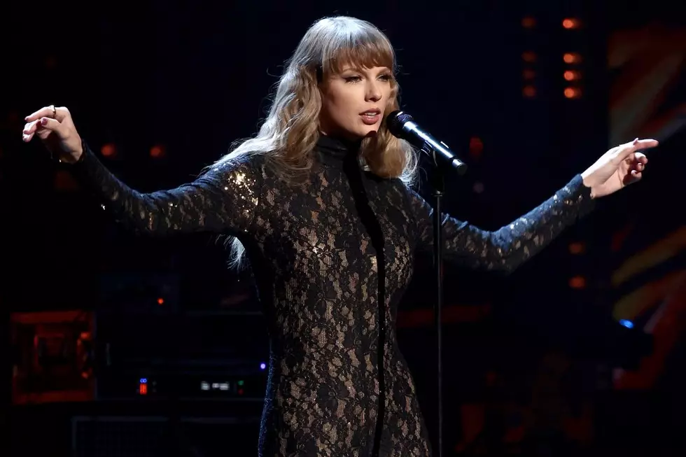 The Eras Tour Might Make Taylor Swift a Billionaire — Fans React The Eras Tour Might Make Taylor Swift a Billionaire — Fans React