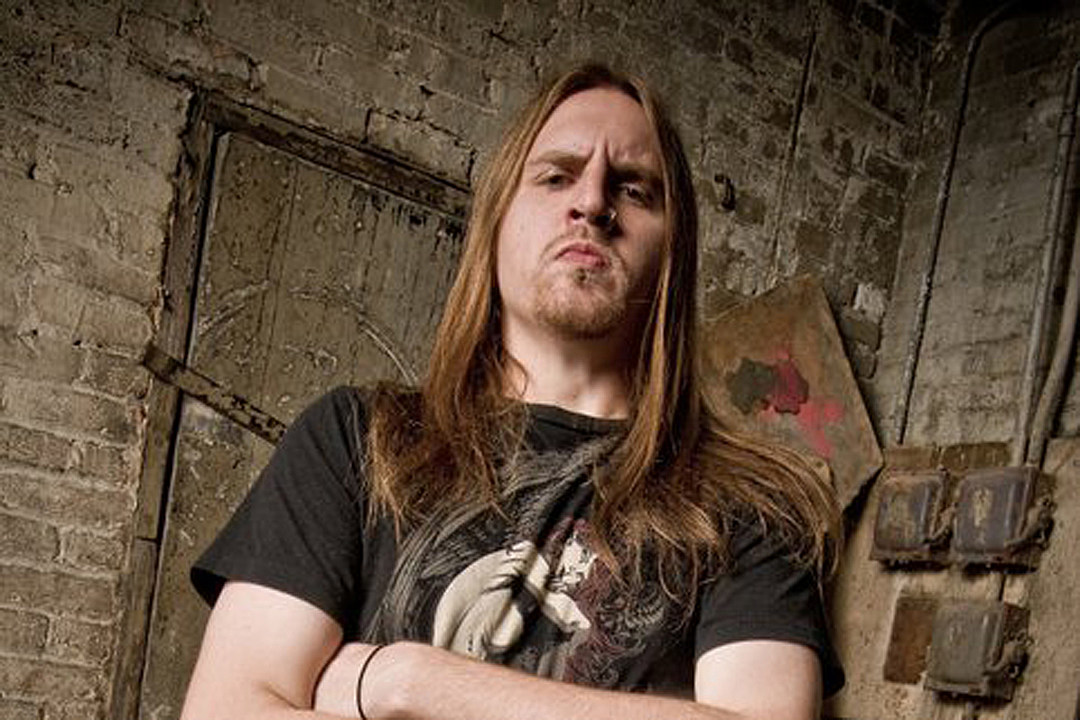 Loudwire ? Page 3151