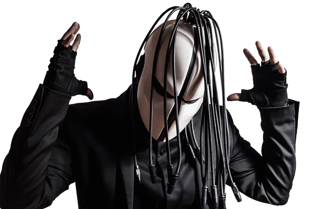 Spencer Kaufman - Loudwire ? Page 11