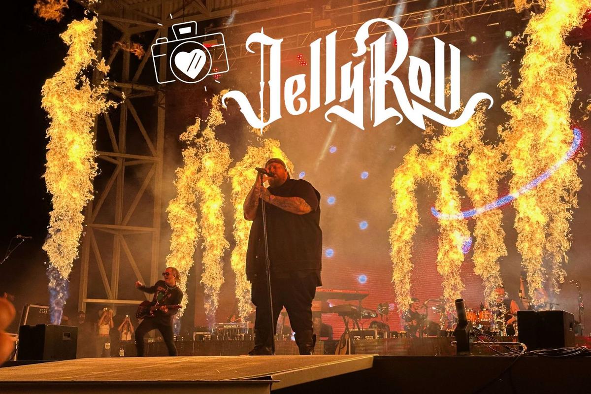 Exclusive Front Of Stage Pictures Of Jelly Roll In Concert
