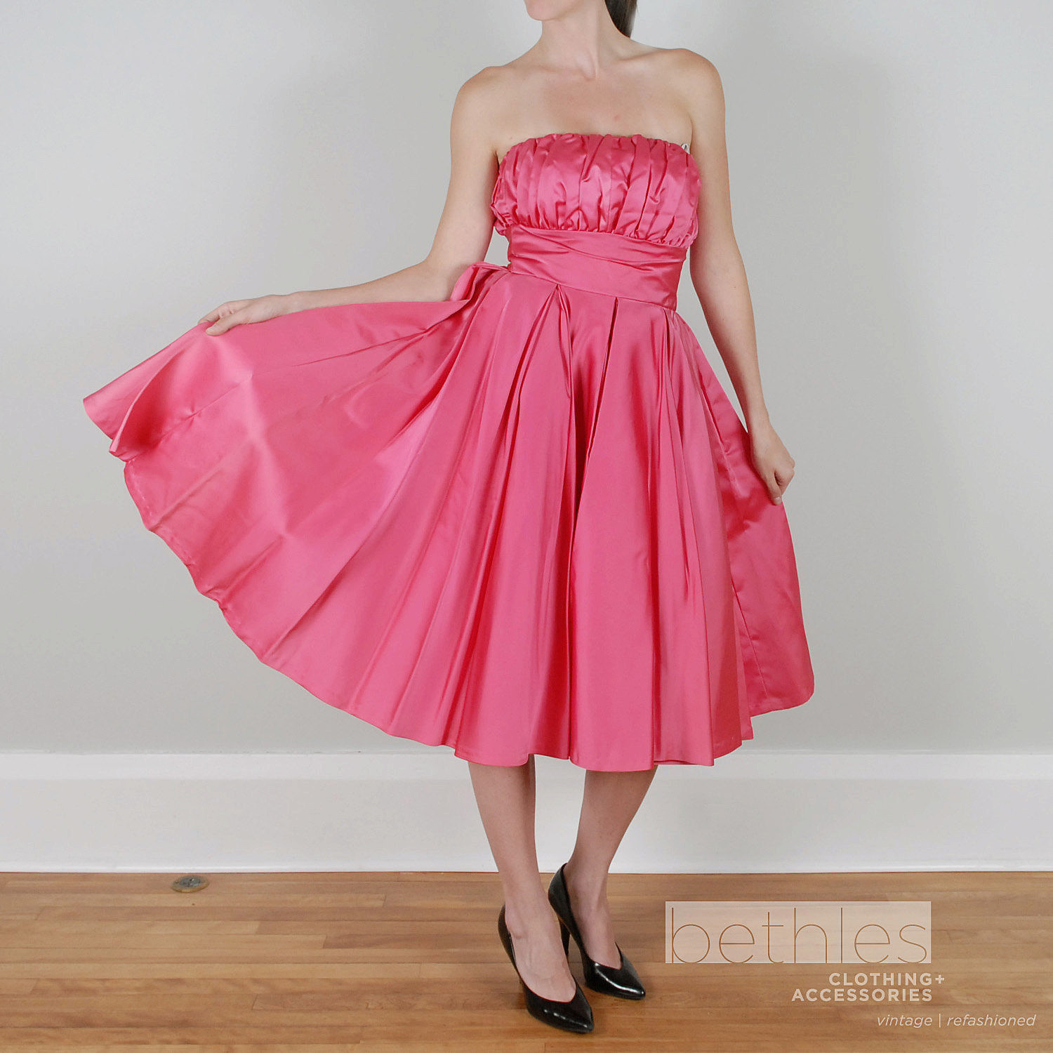 Dad Makes Daughter’s Prom Dress And Saves The Day