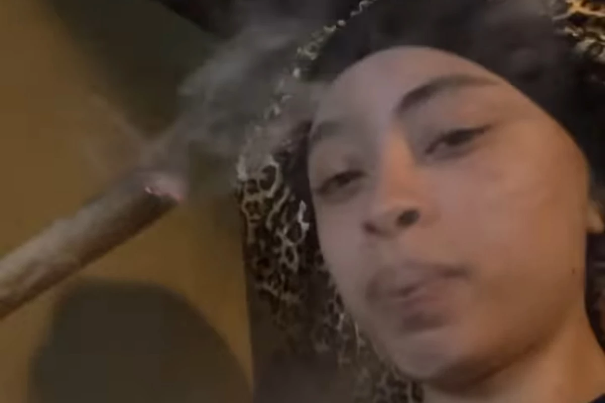 Ice Spice Smokes One of the Biggest Joints You’ve Ever Seen - XXL